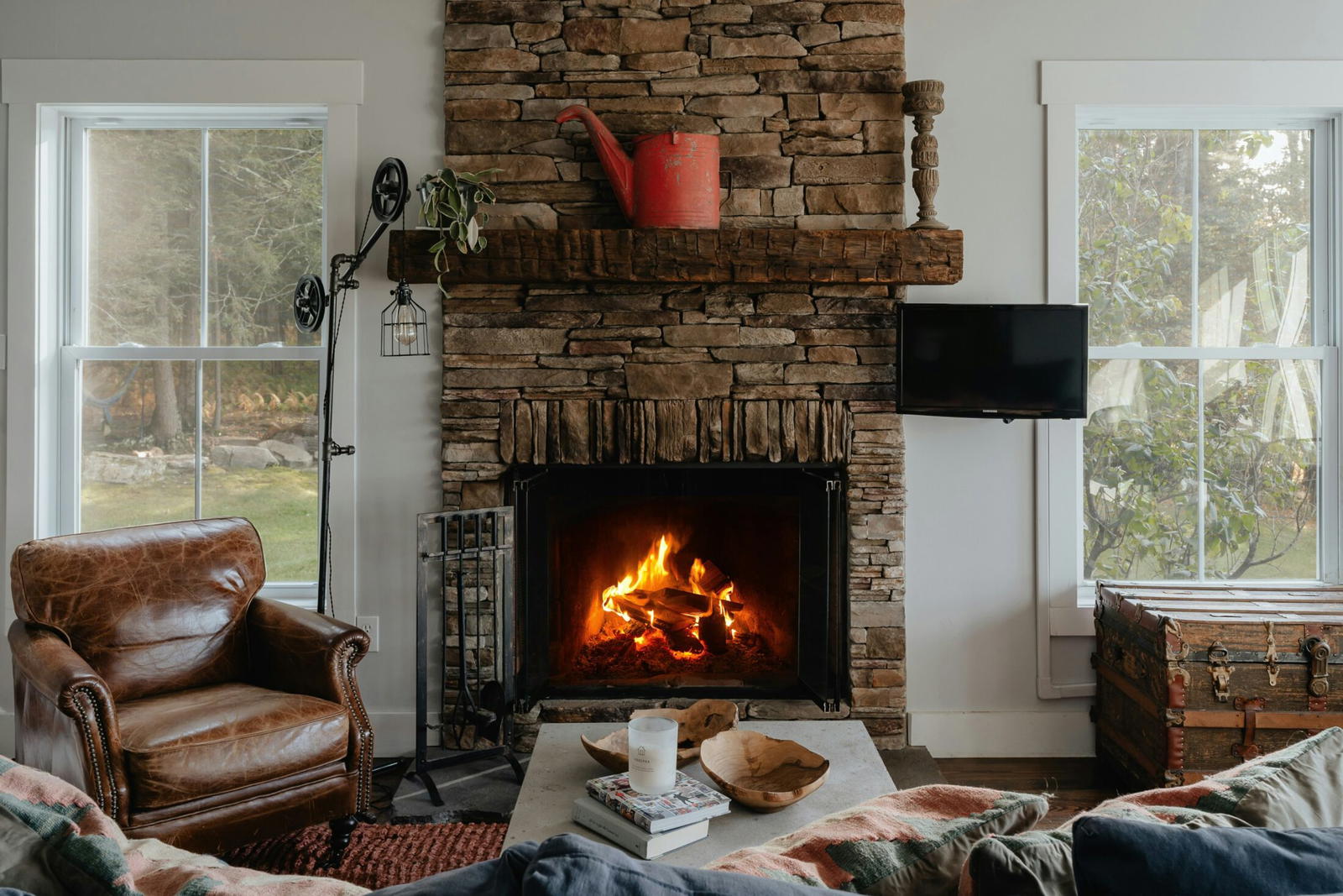 Finding the Perfect Fireplace for a Luxury or Waterfront Home : Slater ...